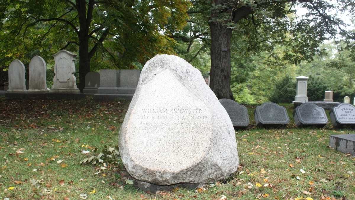 Photos: Visit Bay State's Most Famous Graves