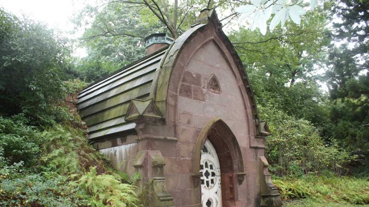 Photos: Visit Bay State's Most Famous Graves