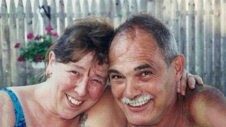 Couple together for 40 years drowns in pond