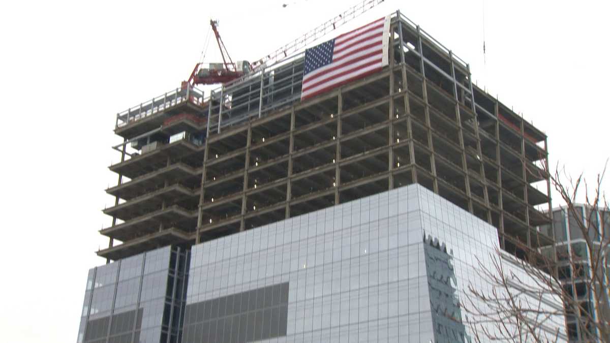 Boston's building boom defies weak economy