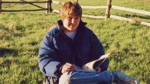 Killer used bow and arrow, 1 victim was father