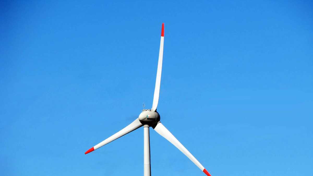 Mass. largest wind energy farm nearing completion