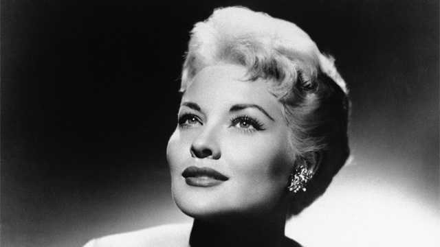 'Old Cape Cod' singer Patti Page dies