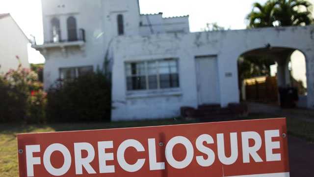 Massachusetts foreclosure activity continues to decline