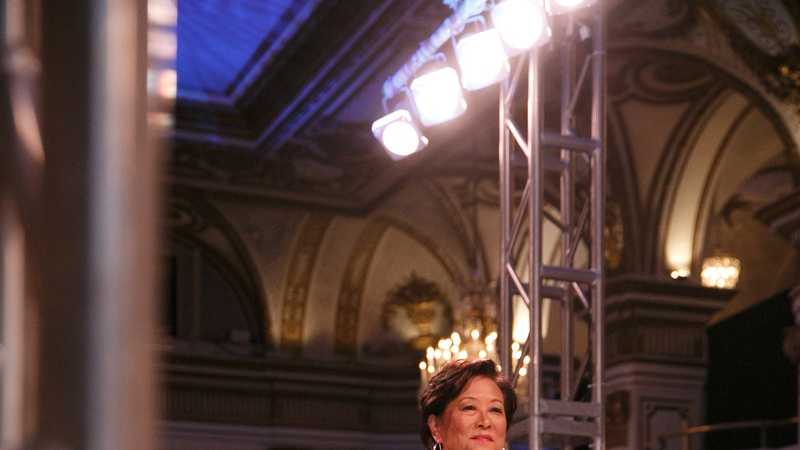 NewsCenter 5 women on fashion show runway