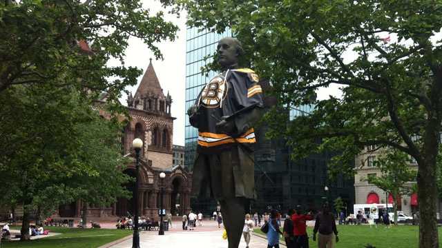 Photos: Historic Boston statues show Bruins pride