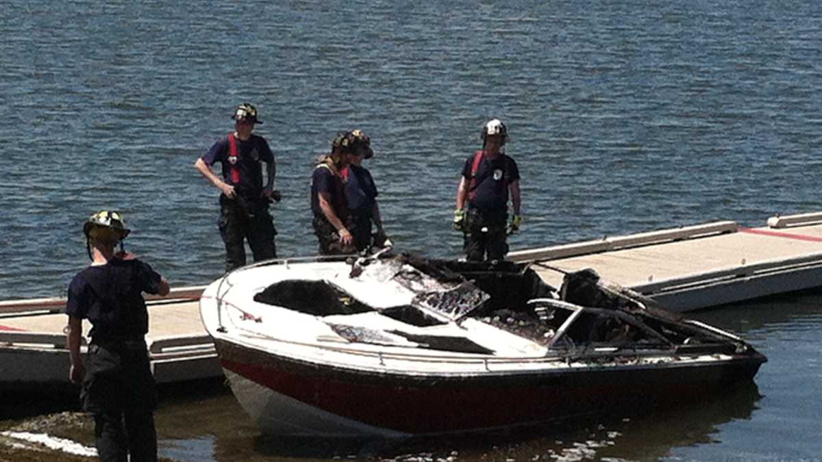 Boat explosion sends 1 to the hospital