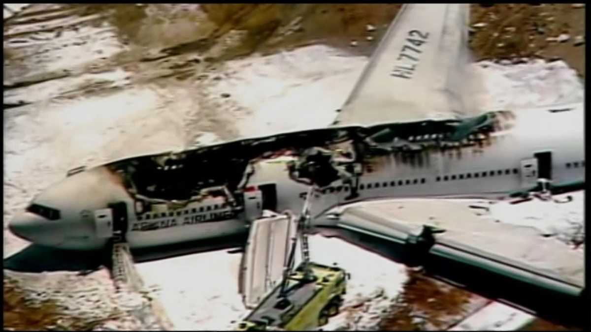 FAA: Boeing 777 crashes during landing in San Francisco