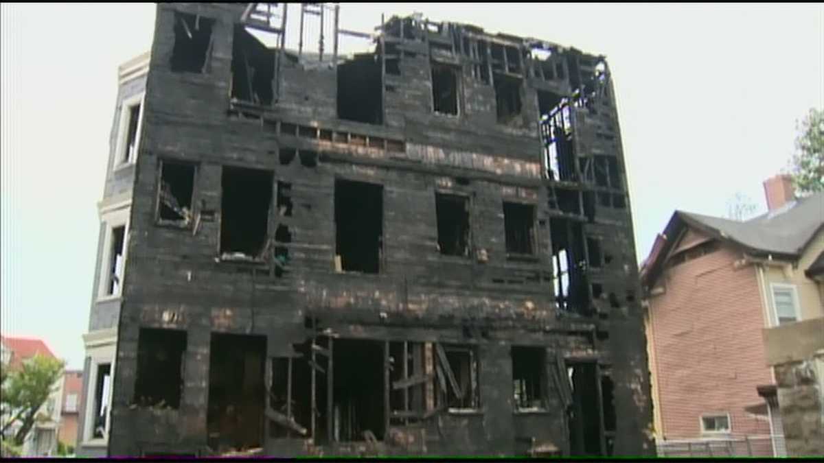 Quick-moving fire injures 1, leaves 19 homeless