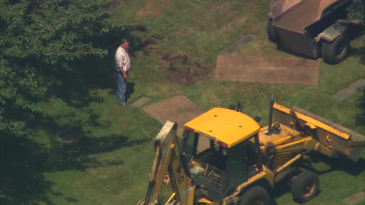 Photos: Body of Boston Strangler suspect Albert DeSalvo exhumed
