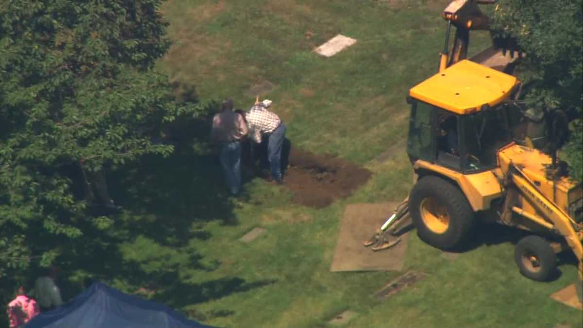 Photos: Body of Boston Strangler suspect Albert DeSalvo exhumed