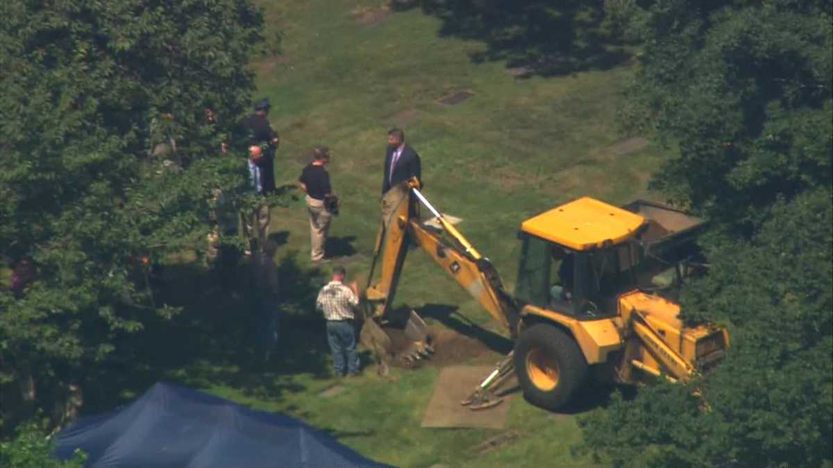 Photos: Body of Boston Strangler suspect Albert DeSalvo exhumed