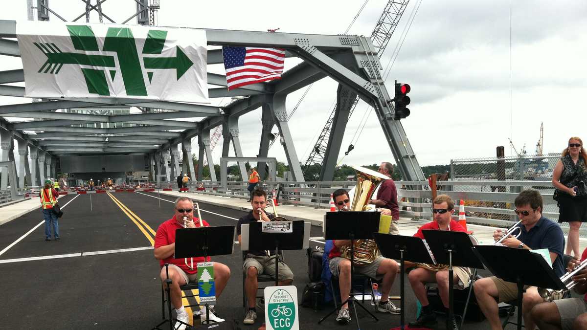 Photos: New Memorial bridge opens