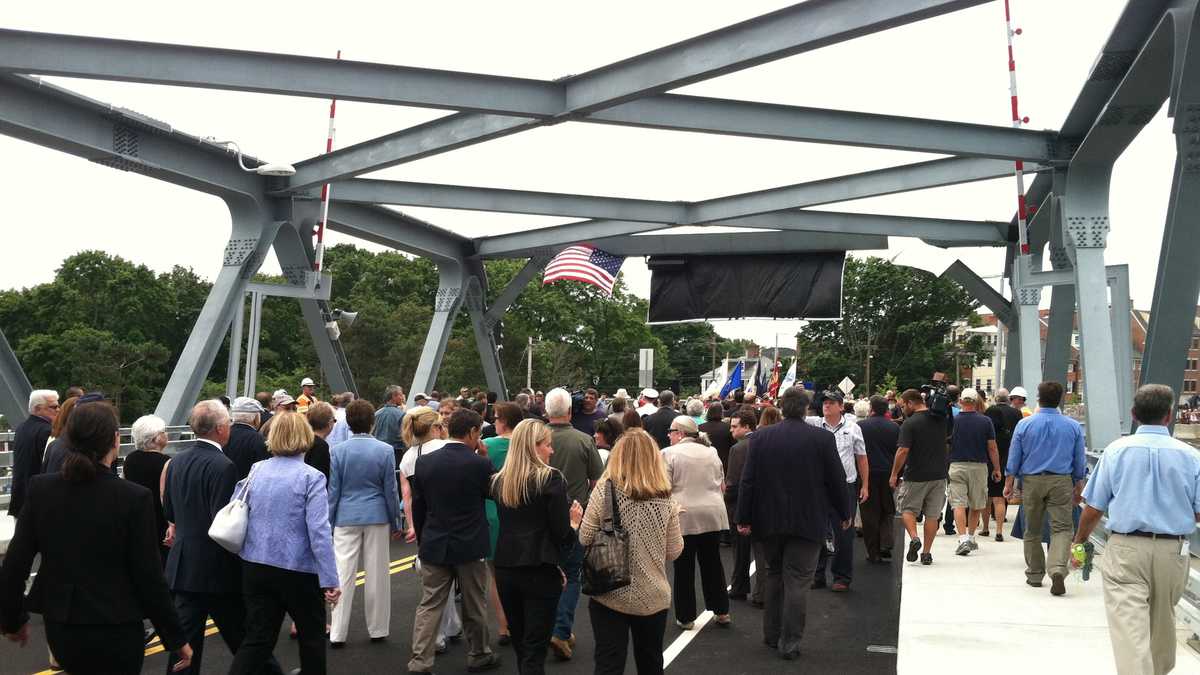 Photos: New Memorial bridge opens