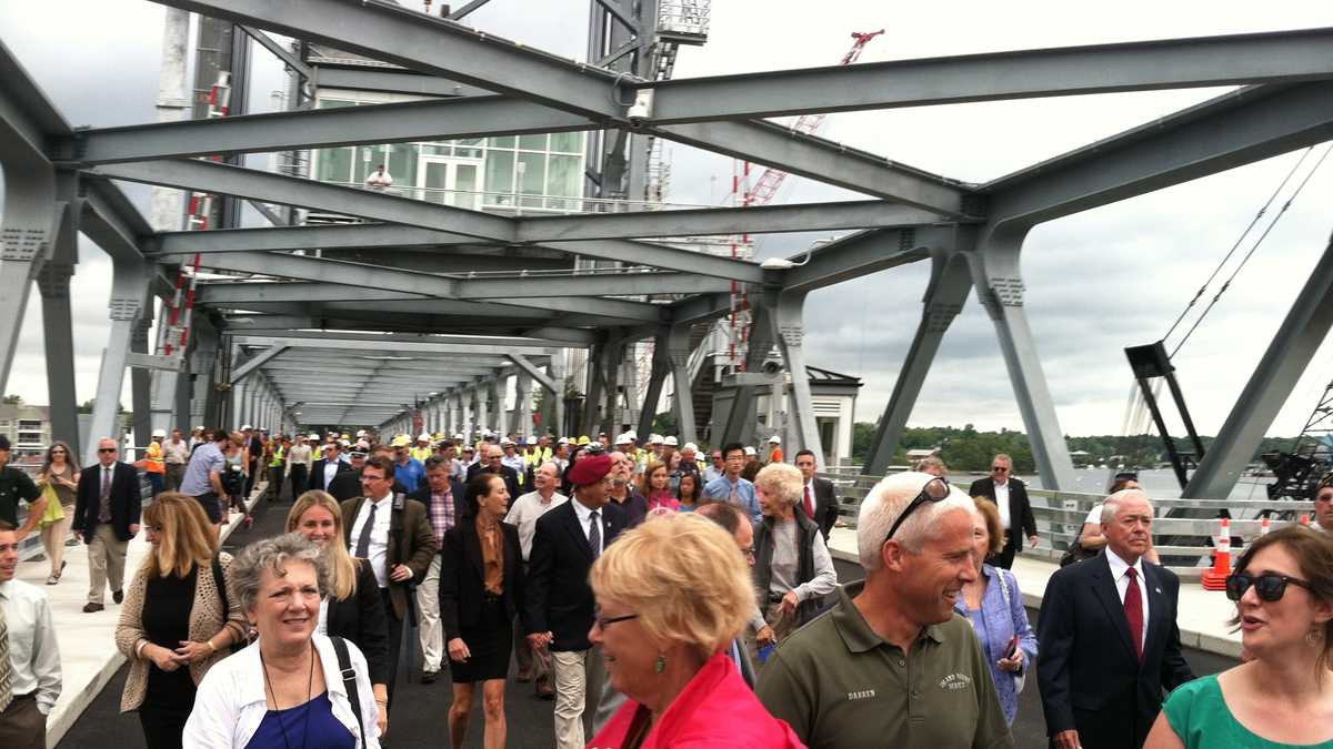 Photos: New Memorial bridge opens