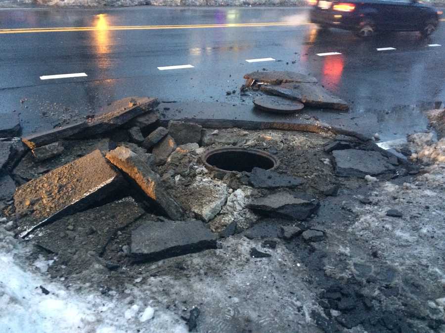 Manhole explosion caught on camera