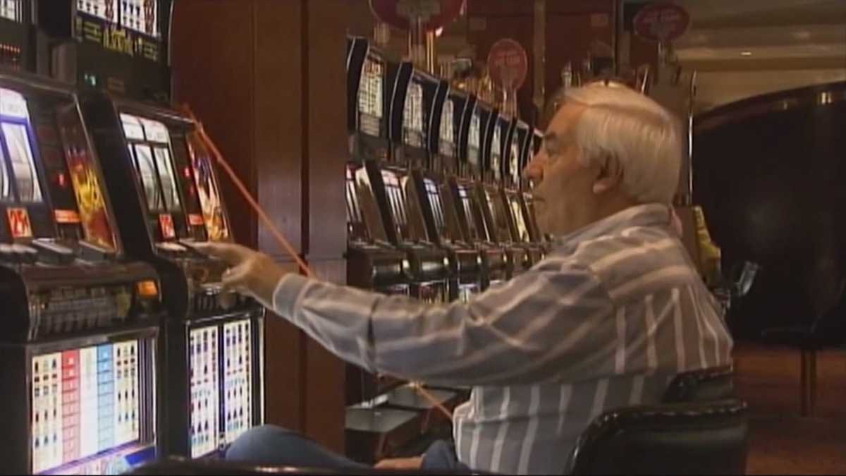 Panel OKs Plainville for 1st Mass. slots parlor