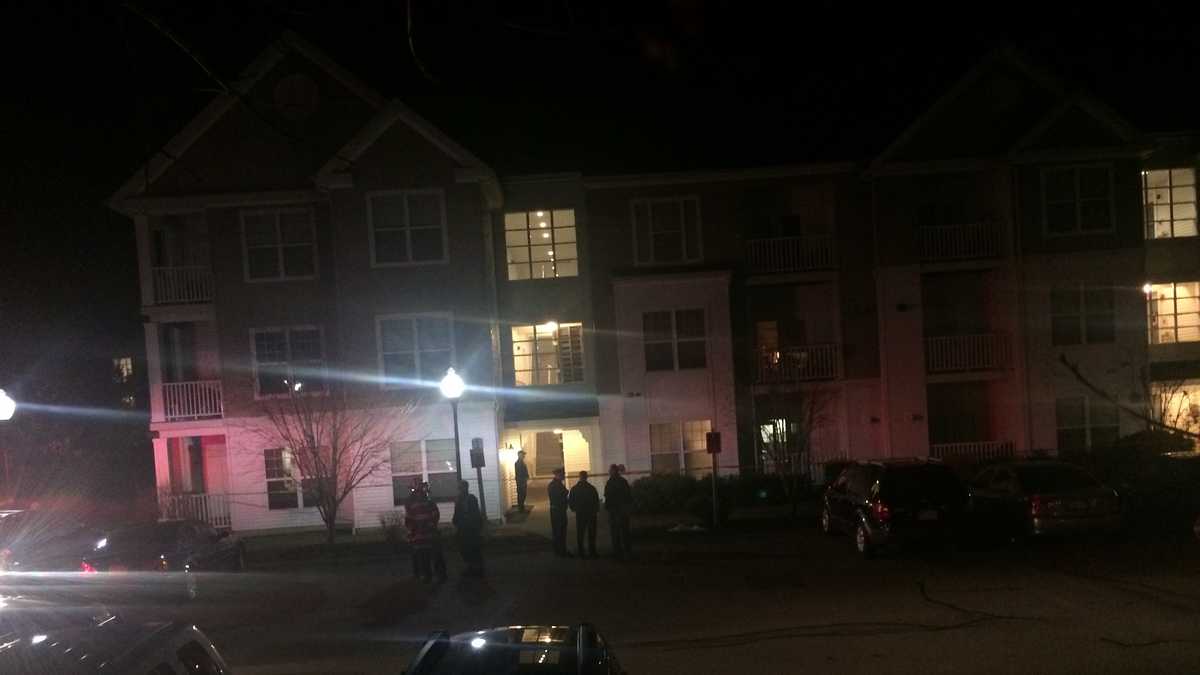 2 injured when firework explodes near apartment