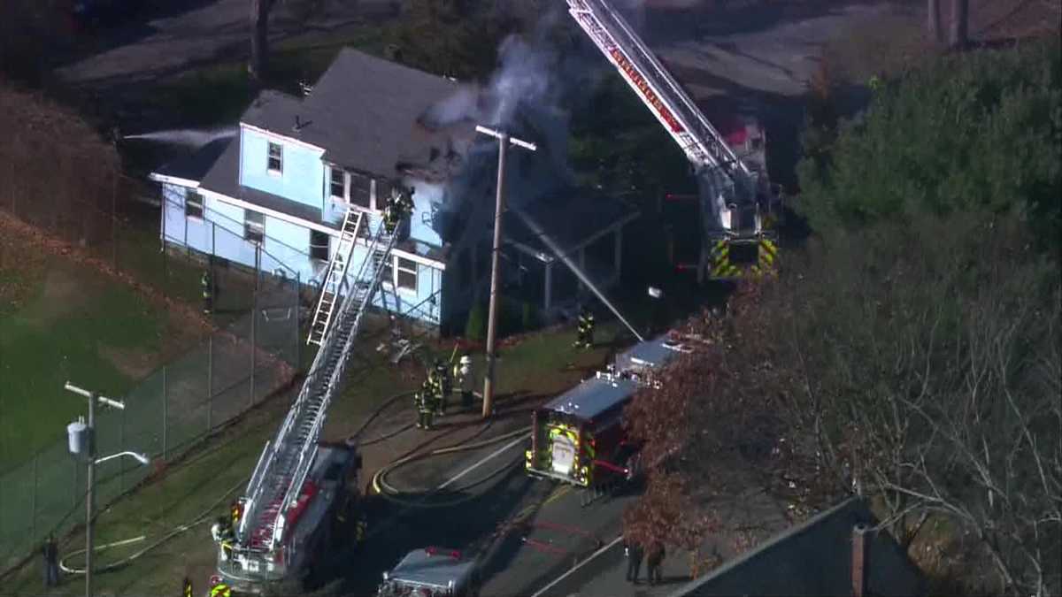 Firefighters battle 3-alarm Saugus fire