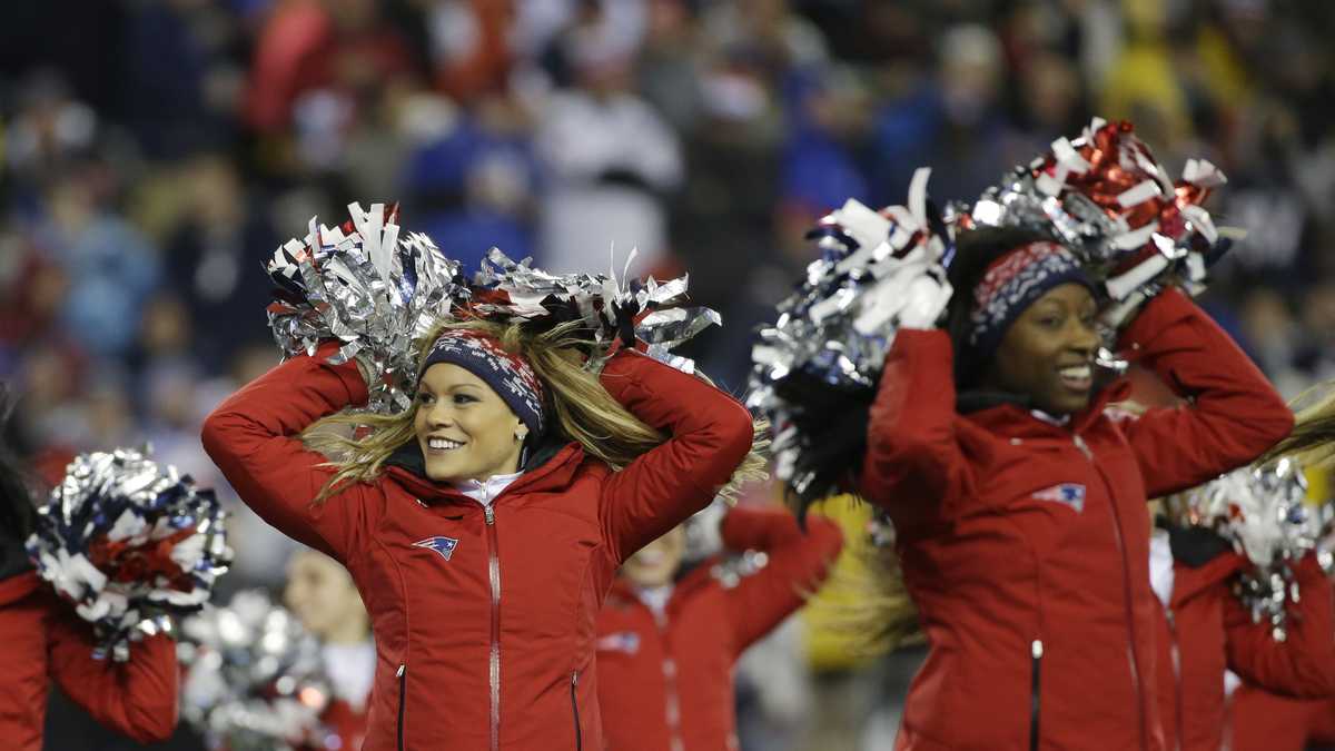 Photos: Pats fans brave rain, celebrate AFC title