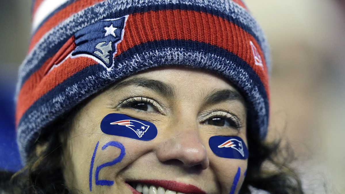 Photos: Pats fans brave rain, celebrate AFC title