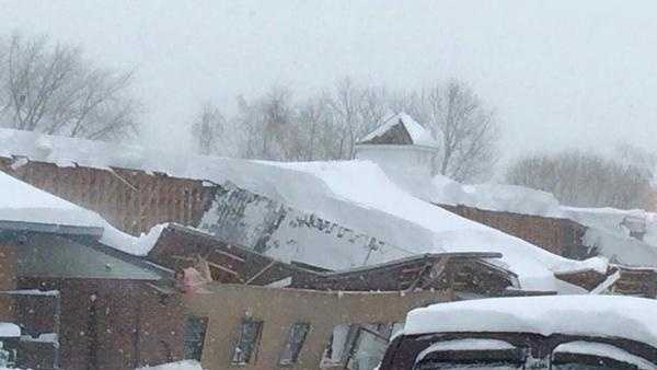 Fire crews respond to roof collapse in Seabrook