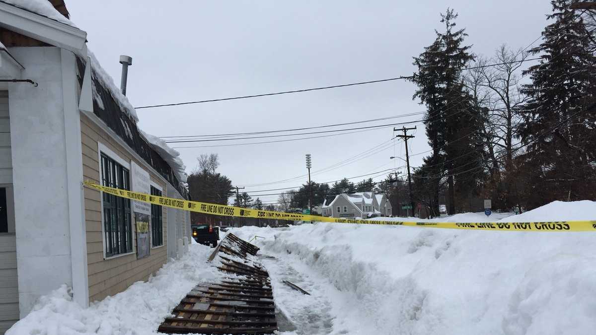Front facade of building collapses, no injuries reported
