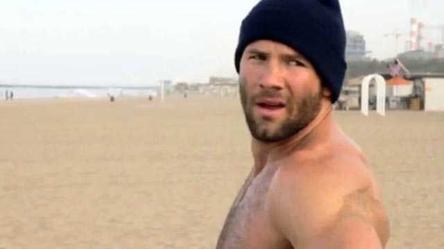 Julian Edelman posts workout video to YouTube