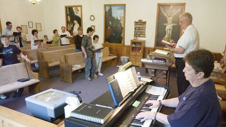 Small congregations turning to part-time pastors