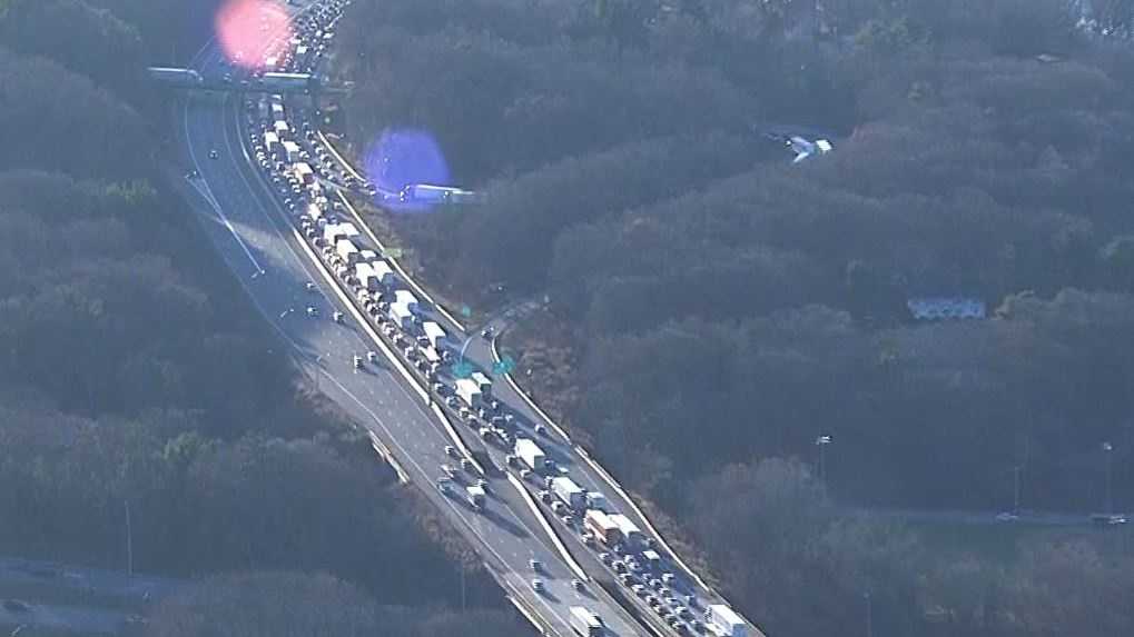 Multivehicle crash snarls traffic on Pike