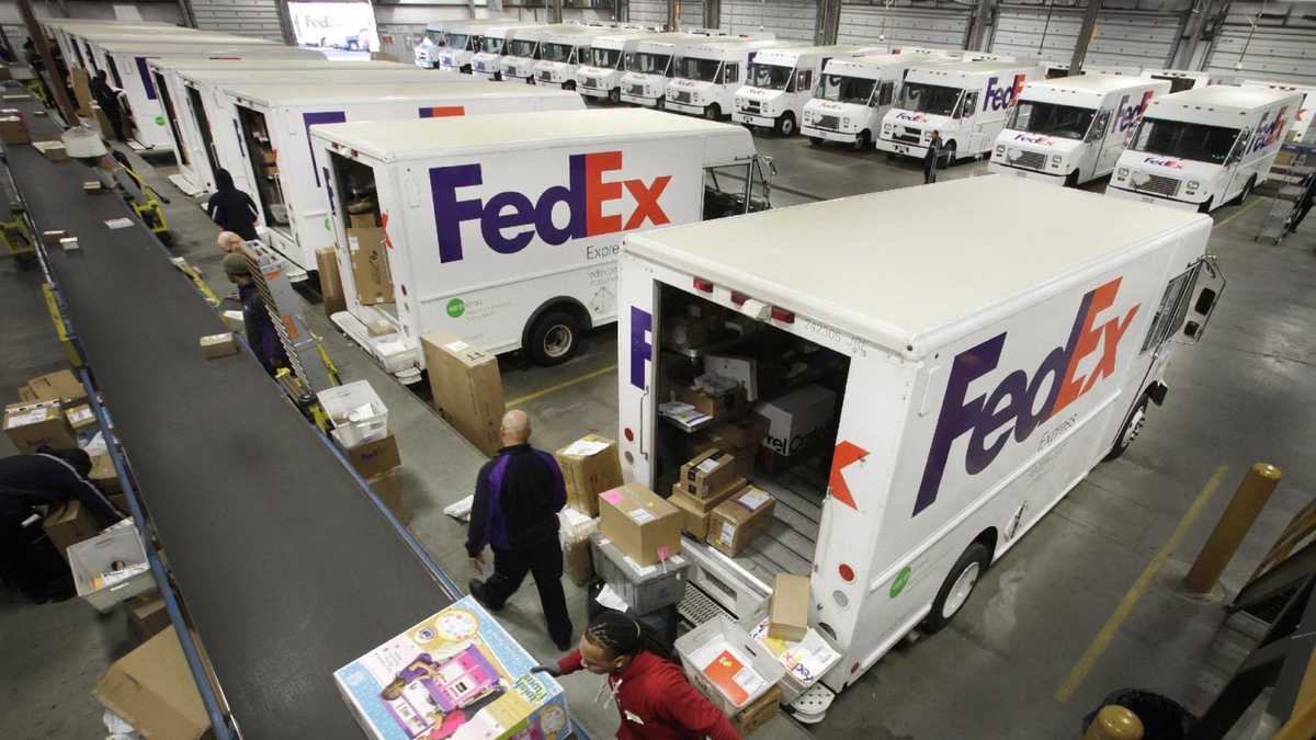 Drug-trafficking allegations against FedEx head to trial