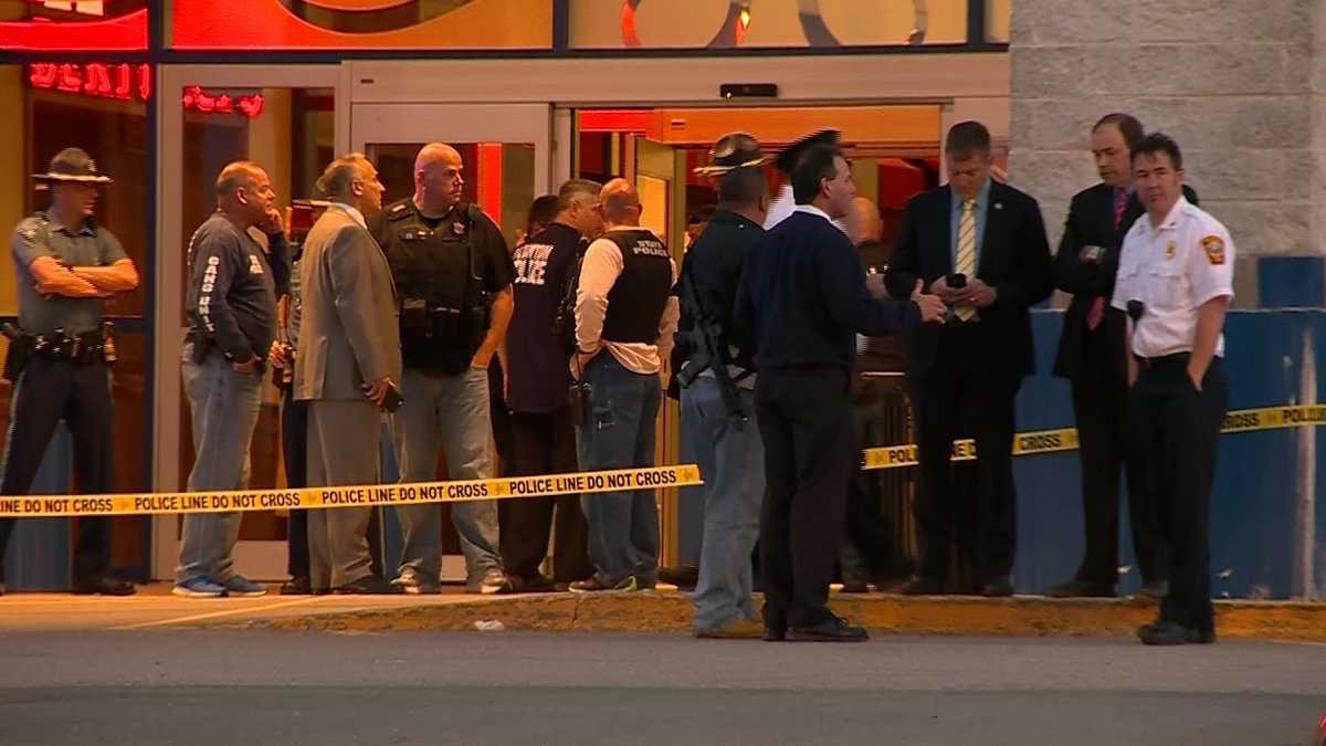 'I saw him just start stabbing,' Witnesses recount moments inside mall