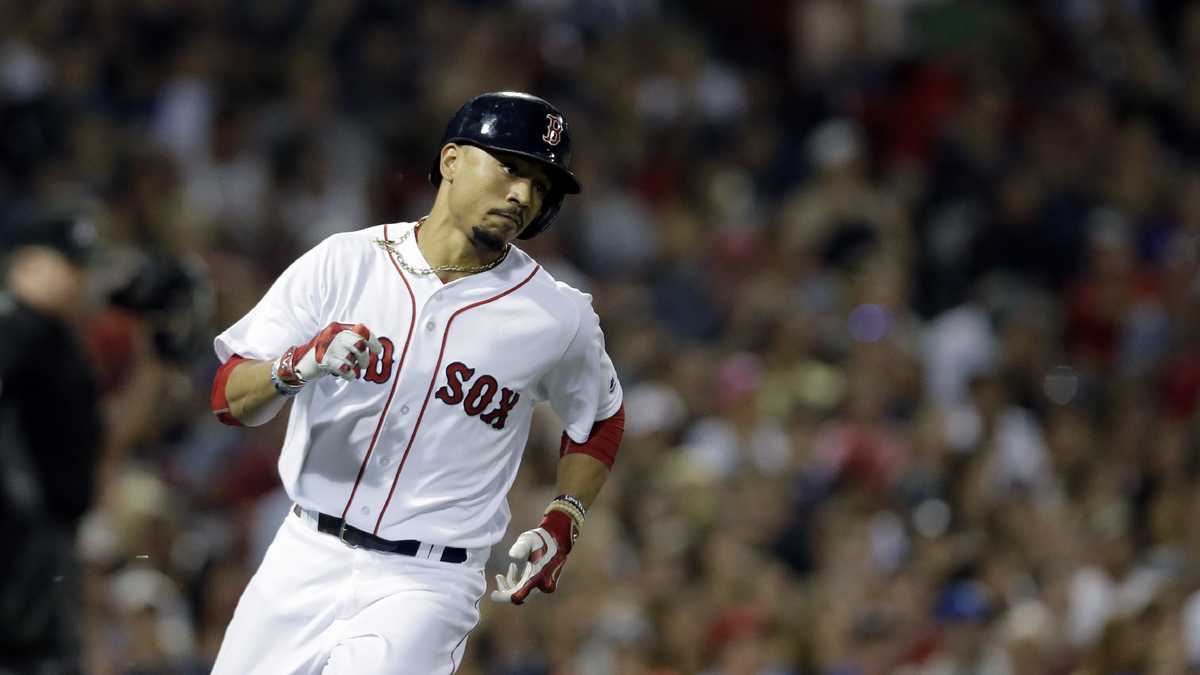 Mookie Betts hits 30th home run of the season, makes history