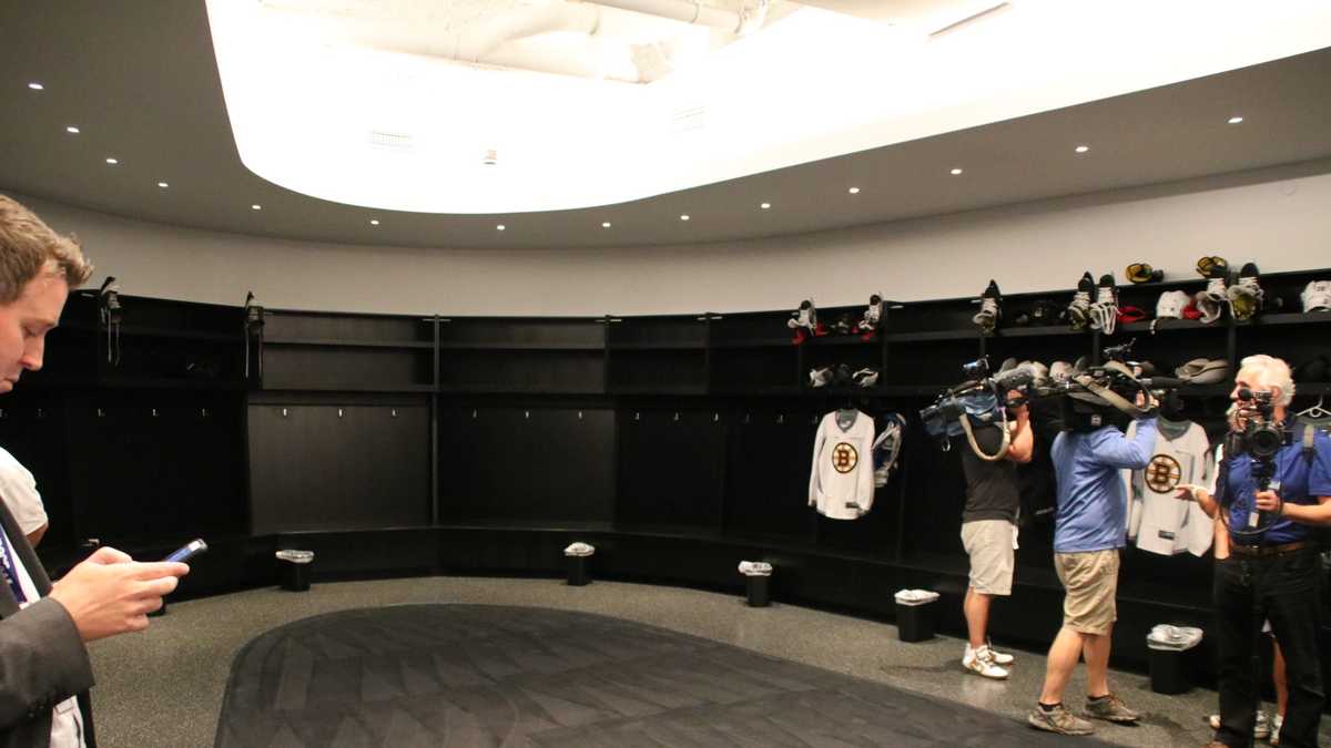 Bruins' new practice facility opens