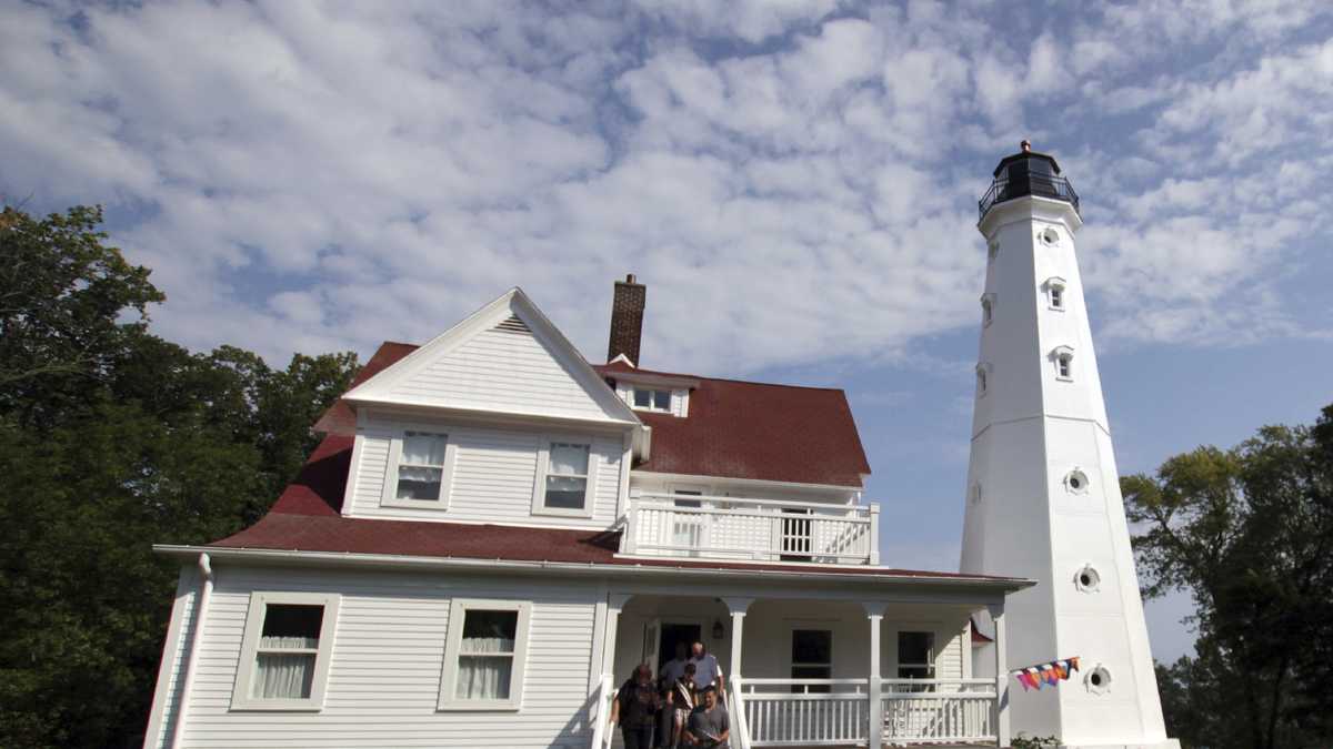 Buyers beware: Historic lighthouses come with costs