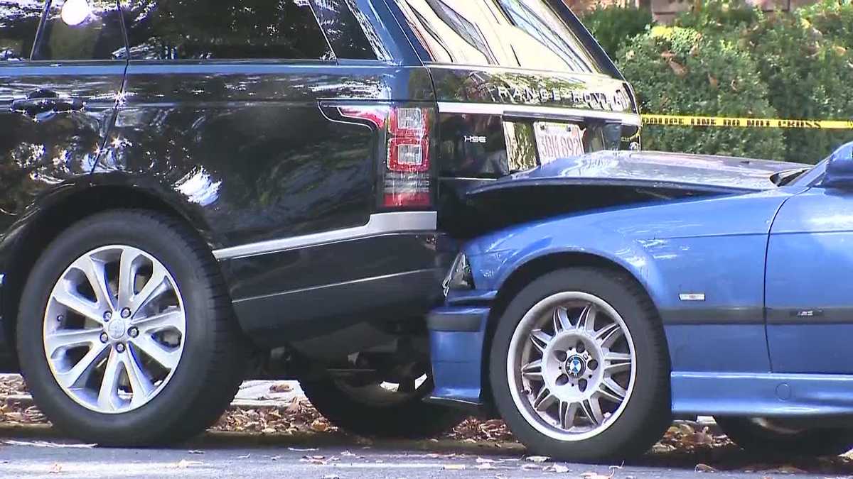 Boston fire engine smashes cars in Back Bay crash