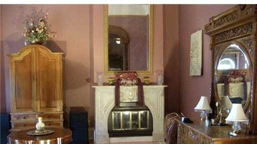 Mansion Mondays: View inside former home of Anne Rice