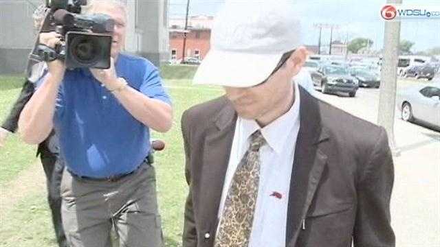 Accused rapist, ex-model Dean Kelly ordered back to jail