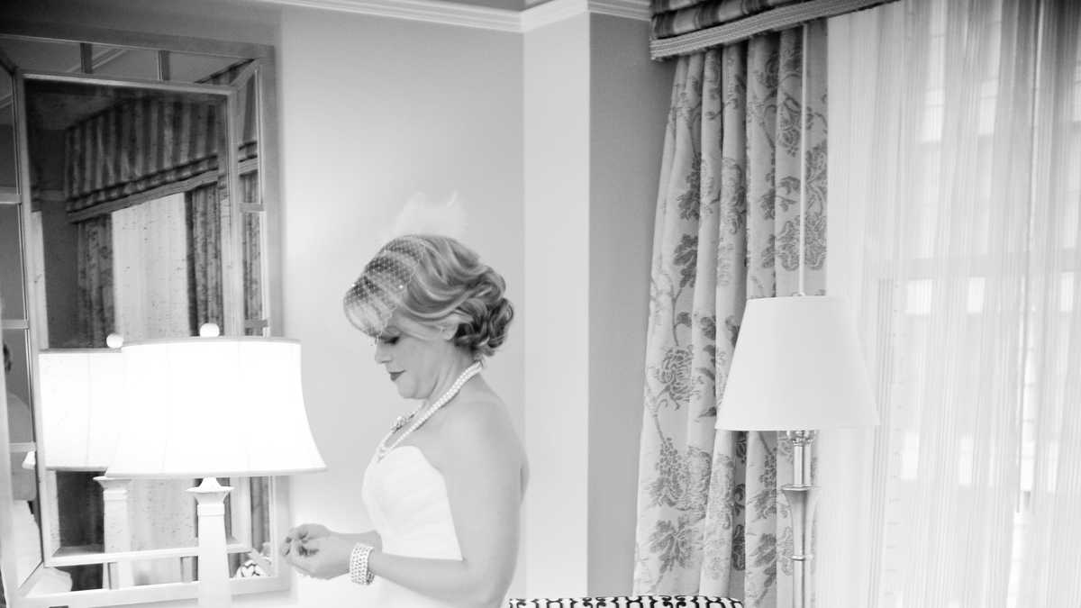 WDSU's Randi Rousseau ties the knot 1920's style