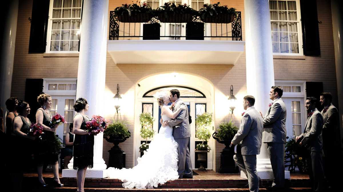 WDSU's Randi Rousseau ties the knot 1920's style