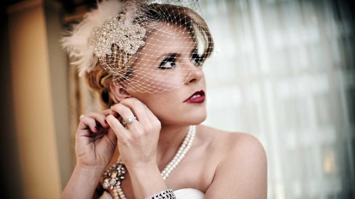 WDSU's Randi Rousseau ties the knot 1920's style