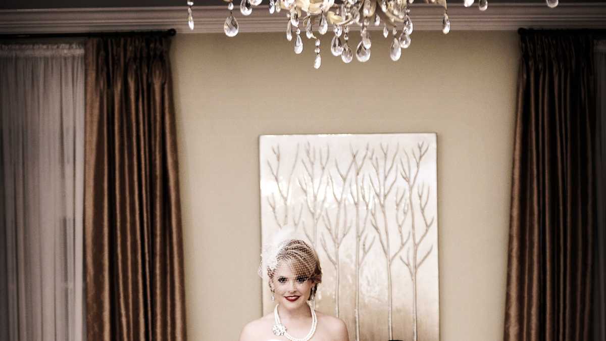 WDSU's Randi Rousseau ties the knot 1920's style