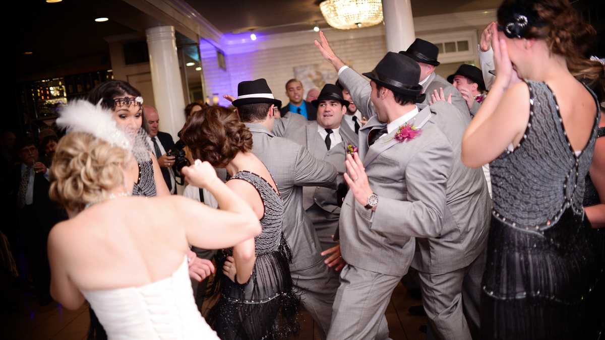 WDSU's Randi Rousseau ties the knot 1920's style