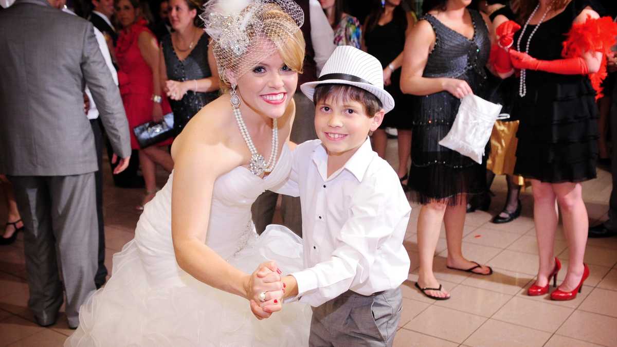 WDSU's Randi Rousseau ties the knot 1920's style