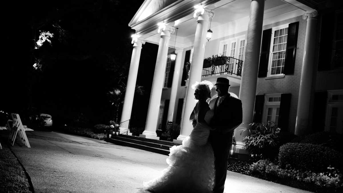 WDSU's Randi Rousseau ties the knot 1920's style