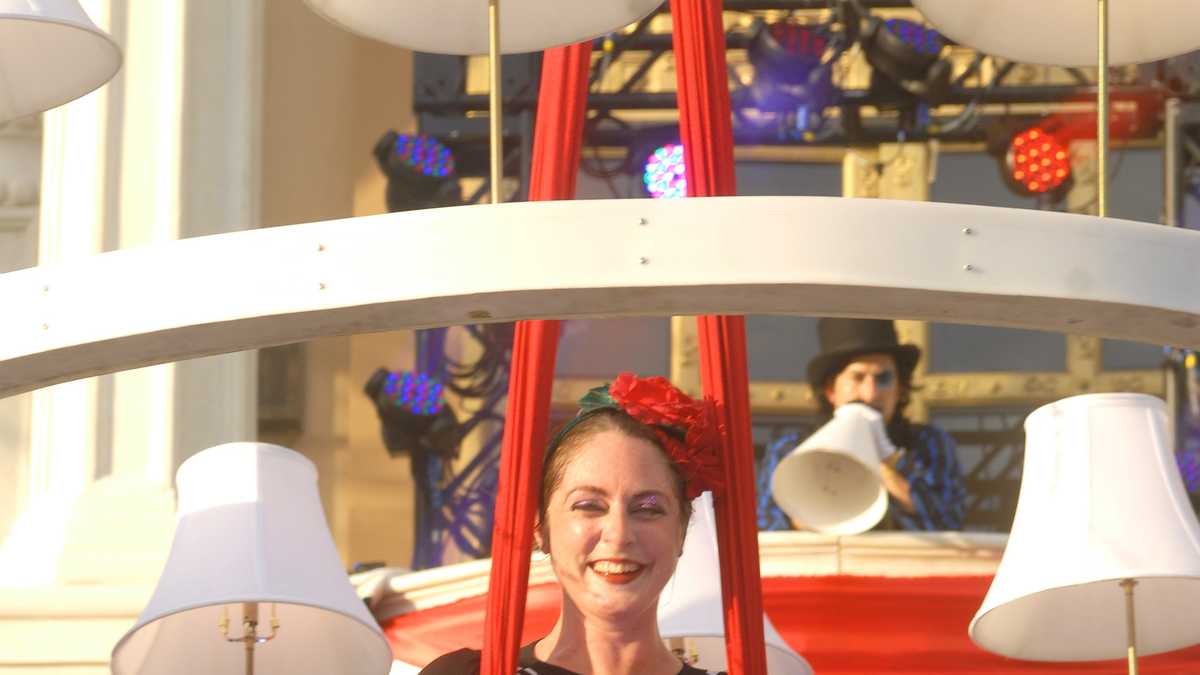 Images: 1-year-old's birthday party costs climb into the thousands