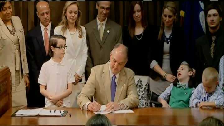 Gov. Edwards signs medical marijuana bill