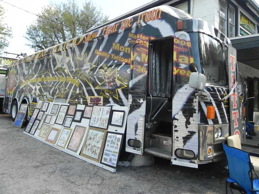 Images: Women Wrestlers Tumble In Coleslaw Pit