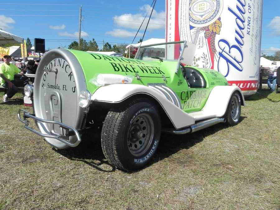 Images: Women Wrestlers Tumble In Coleslaw Pit