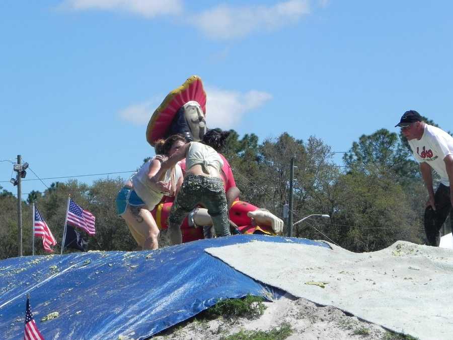 Images: Women Wrestlers Tumble In Coleslaw Pit